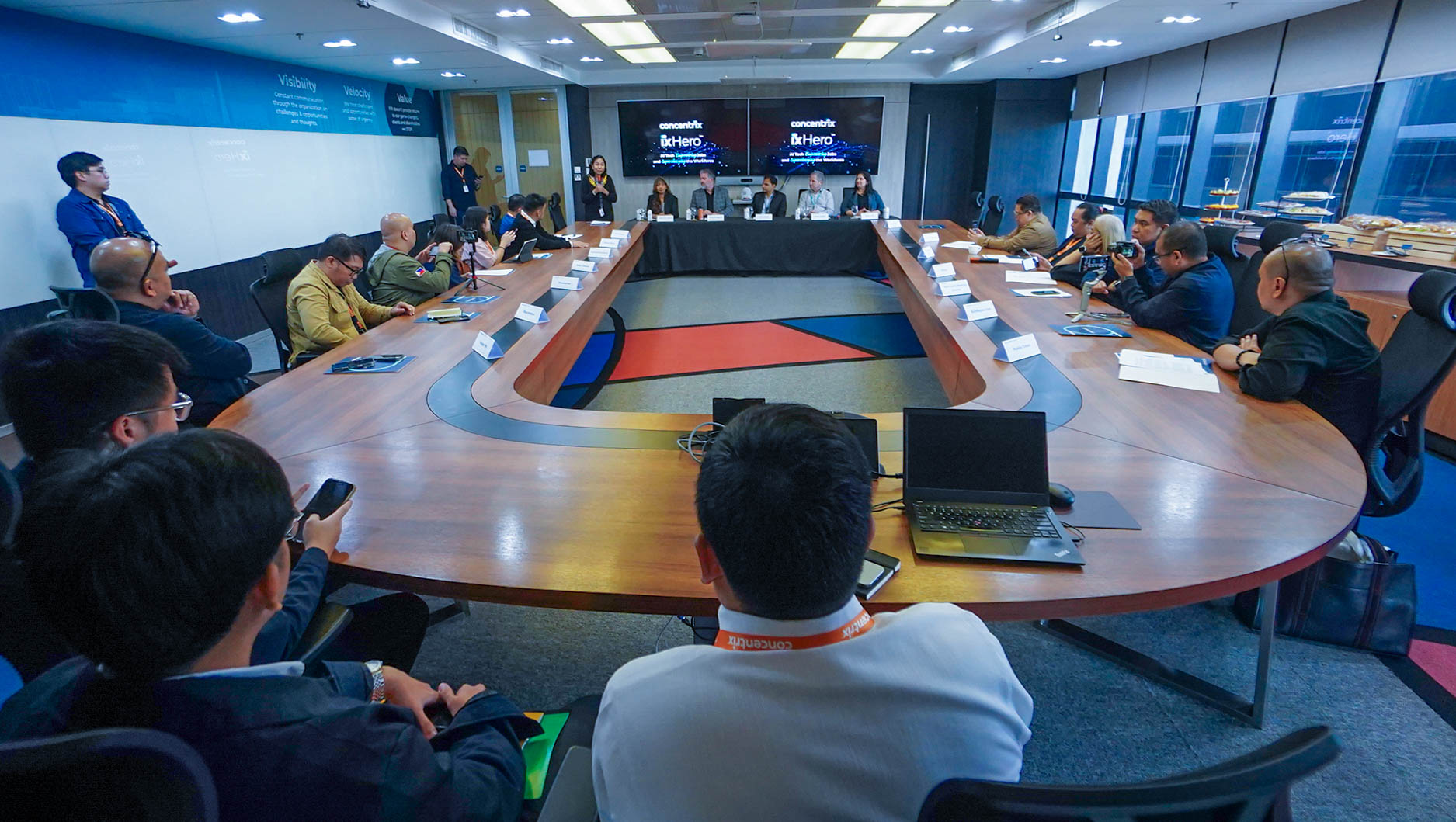 Superpowered by AI: How Concentrix’s iX Hero Gives CX Agents Their Own ...