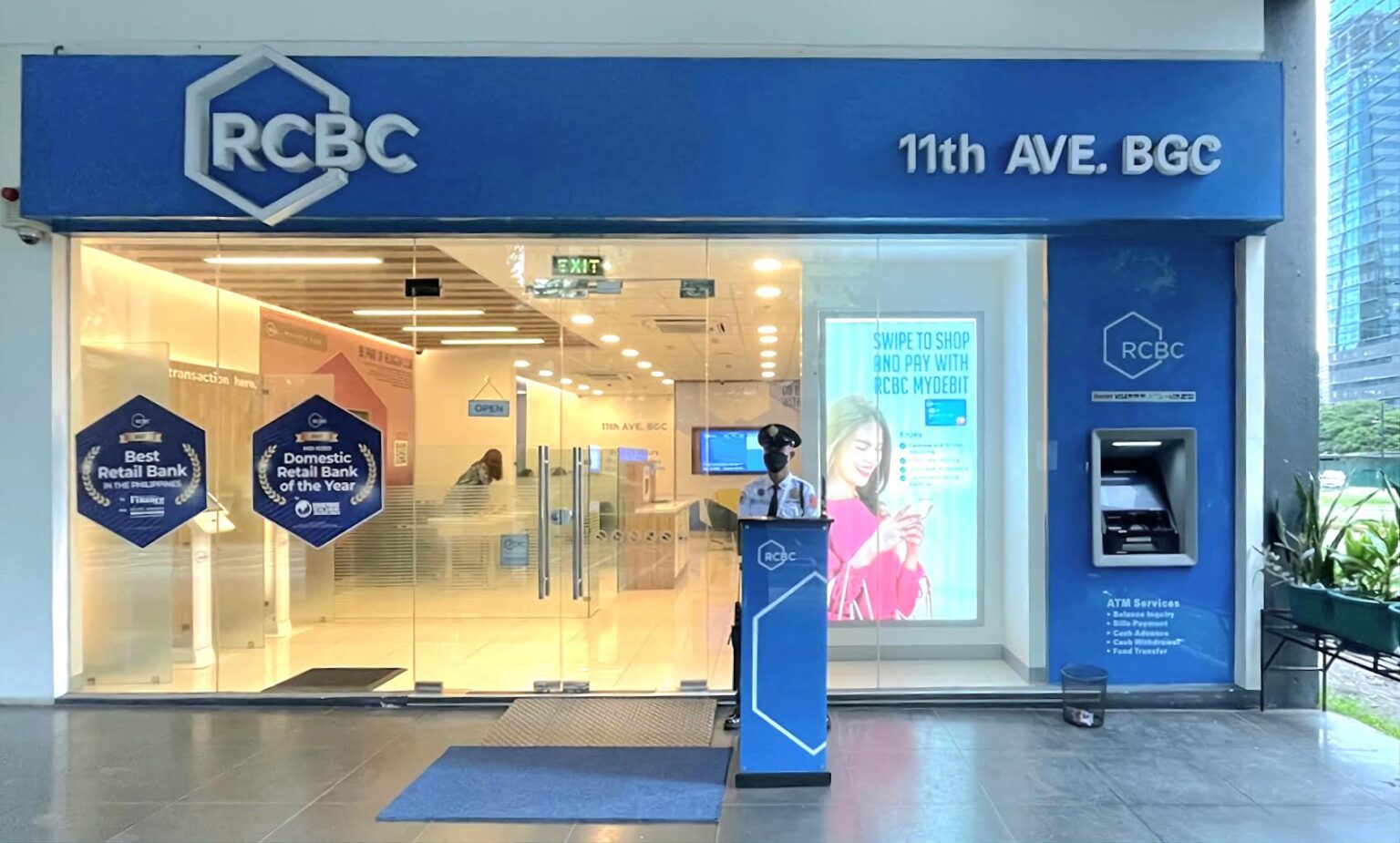 RCBC enables first nationwide cardless withdrawals for GCash users ...